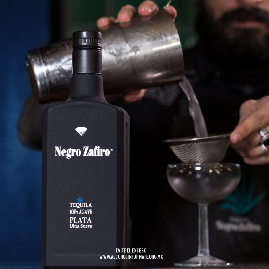 Tequila negro el mÃ¡s caro del mundo: PreparaciÃ³n y Precio