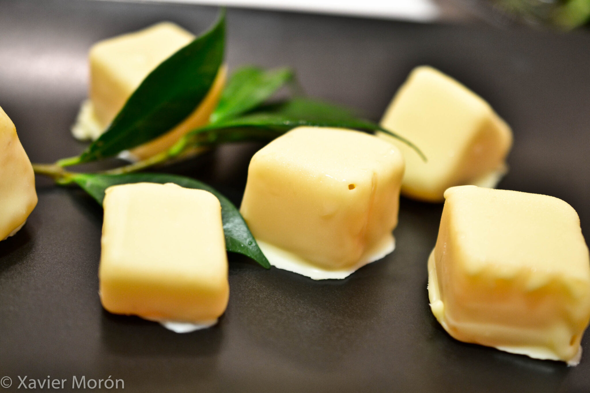 Descubre el Secreto de los Chocolates Rellenos con Tequila