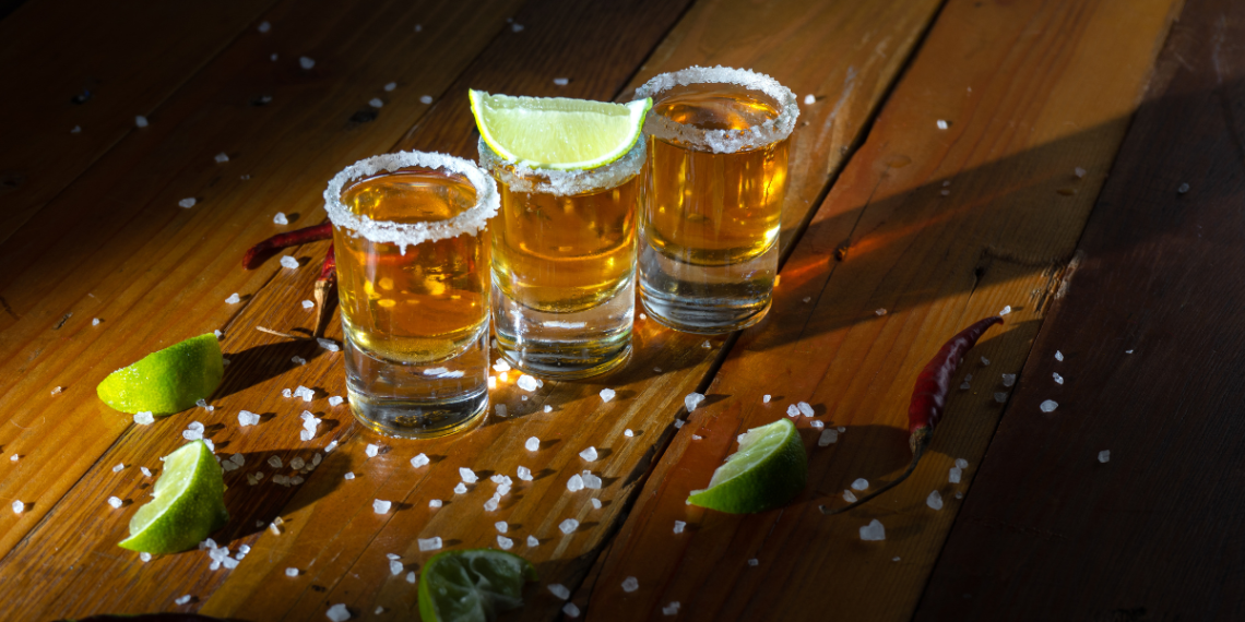 ¿Qué es el shot de tequila? y porqué se le llama así - Destilando MÃ©xico